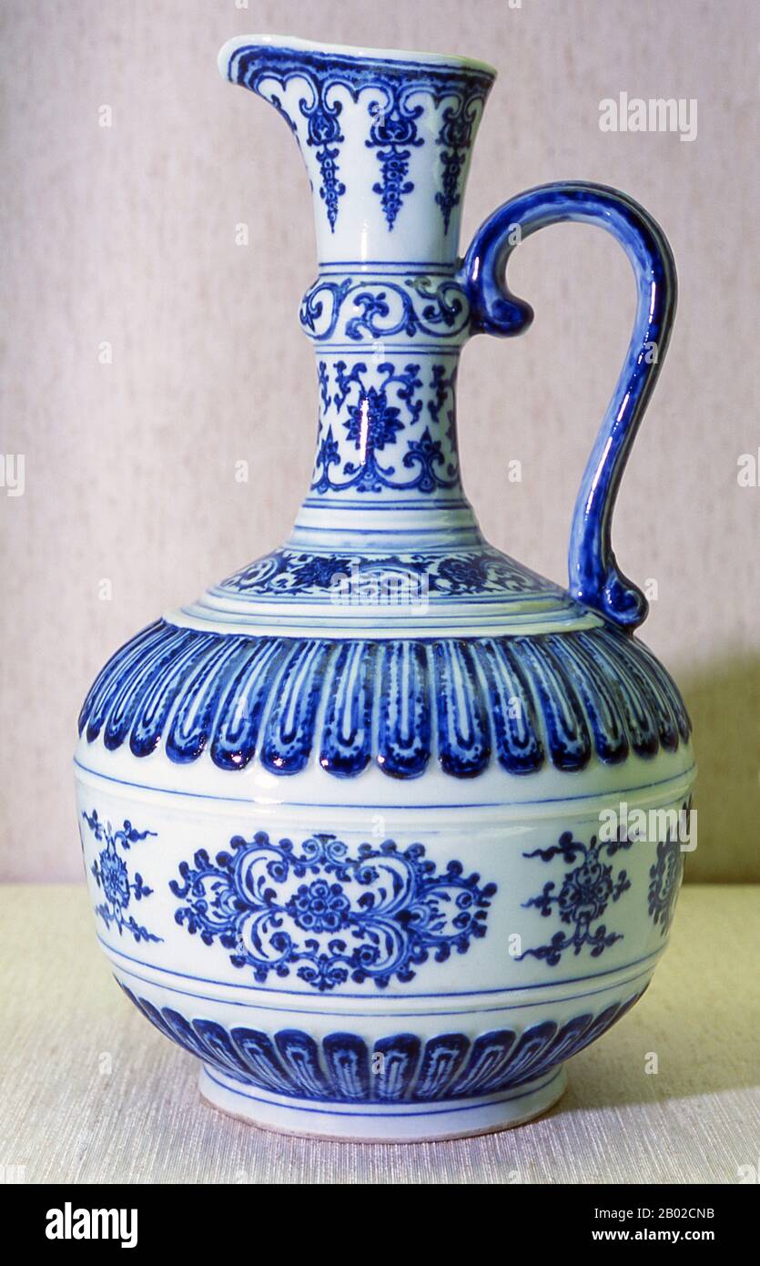 Chinese artifacts neolithic hi-res stock photography and images - Alamy