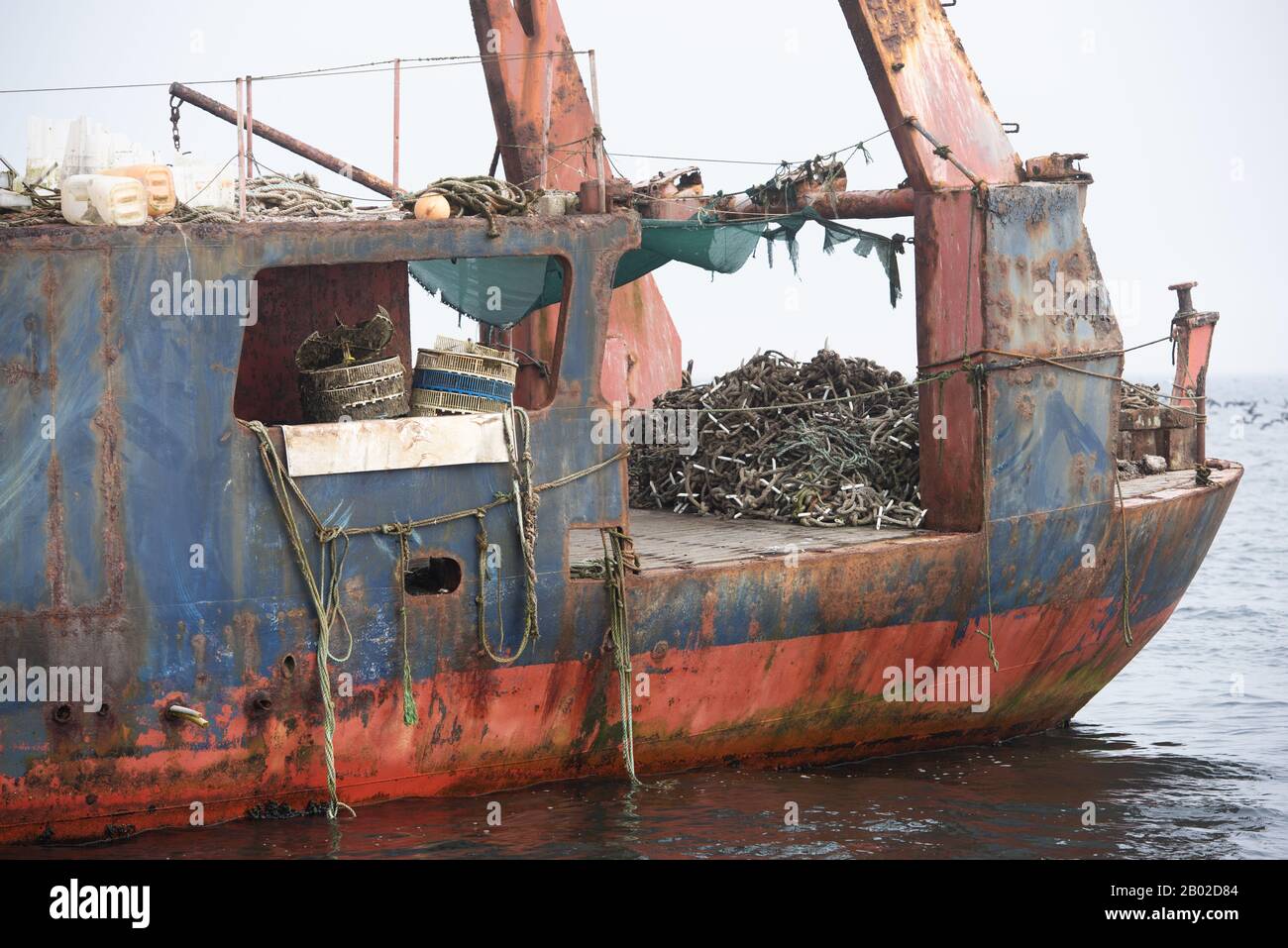 Ship scrap hi-res stock photography and images - Alamy