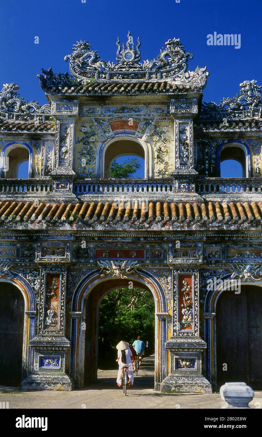 Hybrid towers hi-res stock photography and images - Alamy