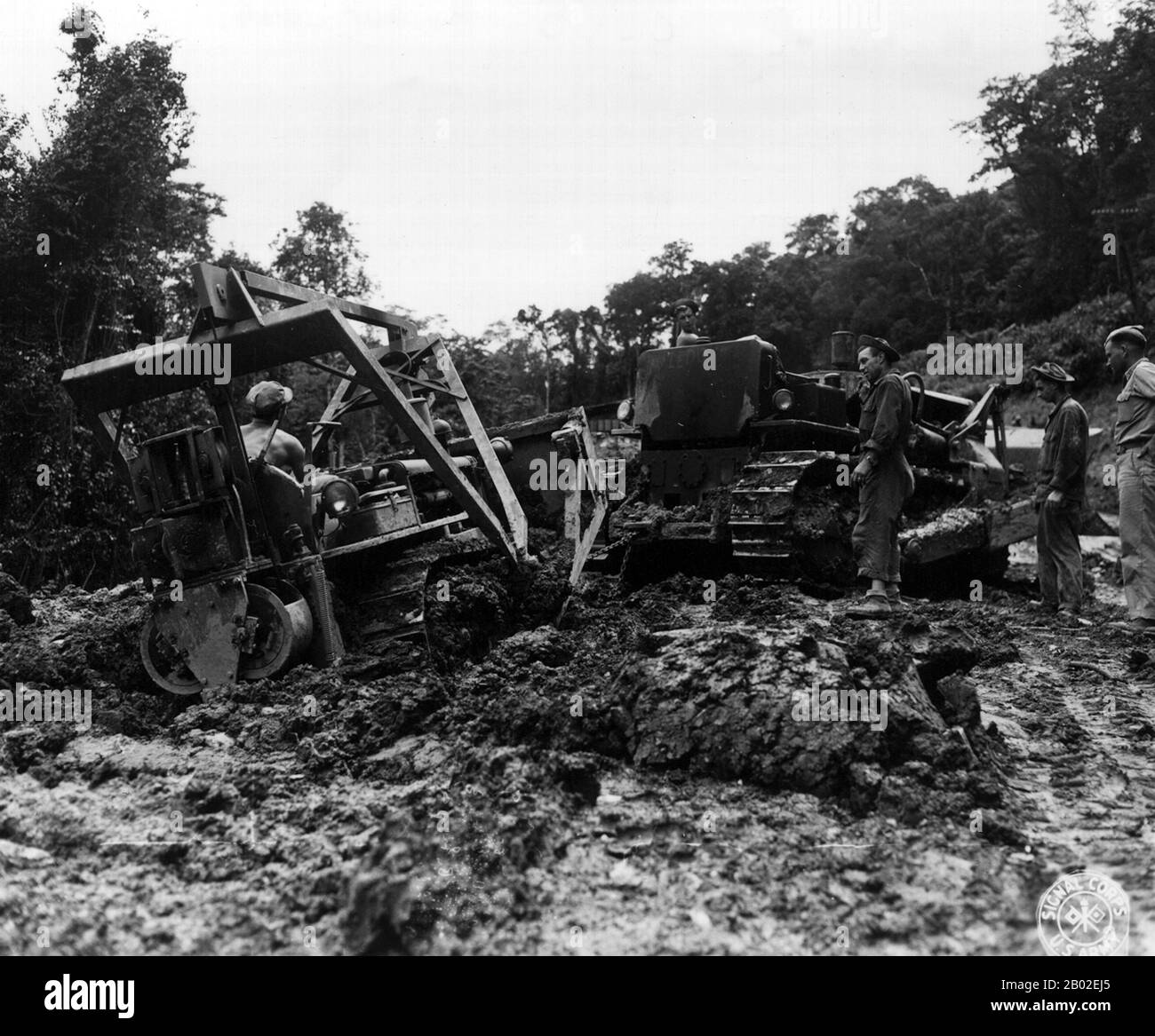 Us army bulldozer world war 2 Black and White Stock Photos & Images - Alamy