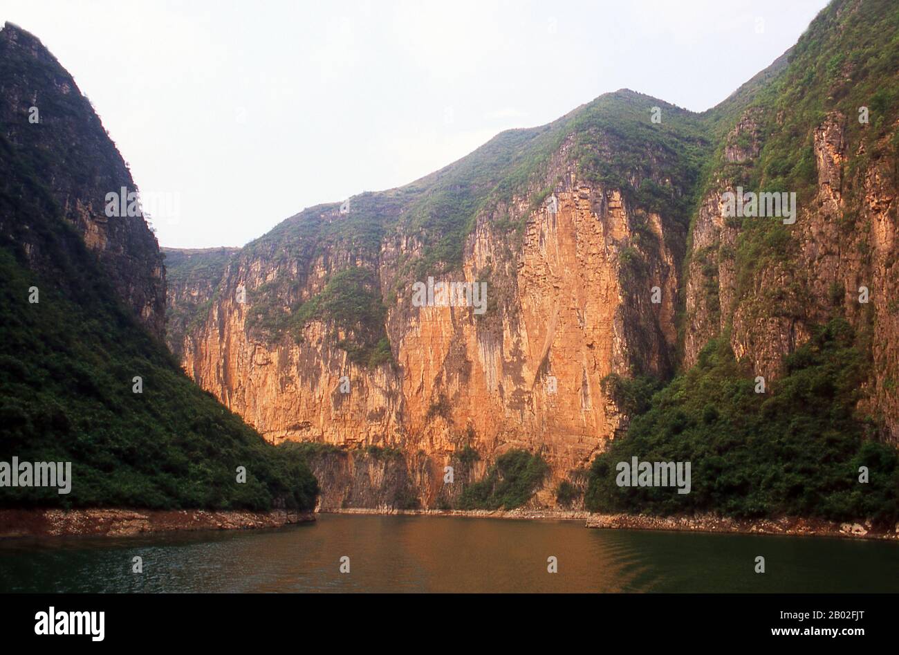 Little three gorges yangtze hi-res stock photography and images - Alamy