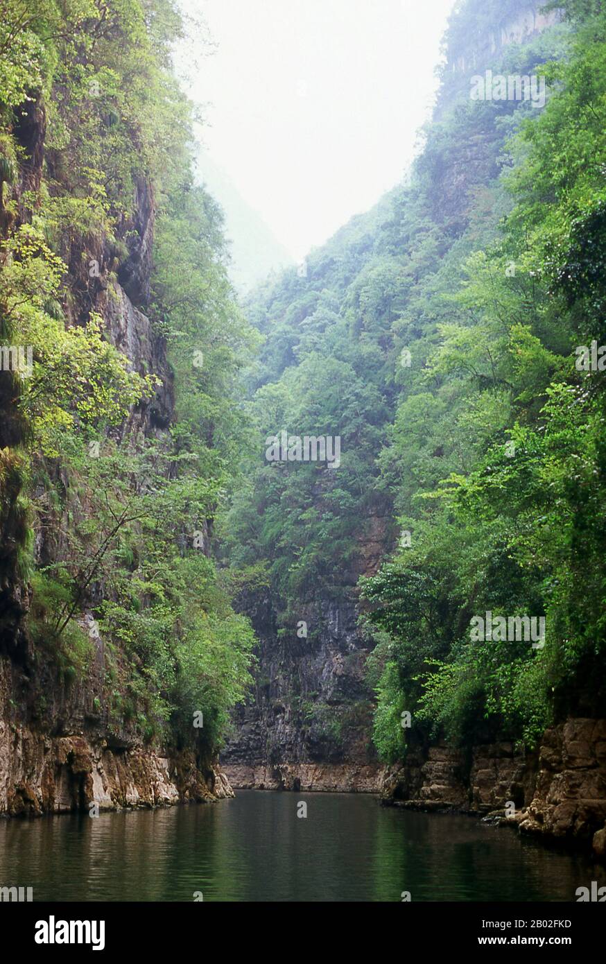 Little three gorges yangtze hi-res stock photography and images - Alamy