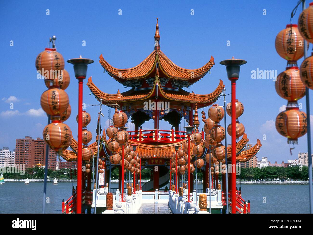 Pavilions and temples hi-res stock photography and images - Alamy