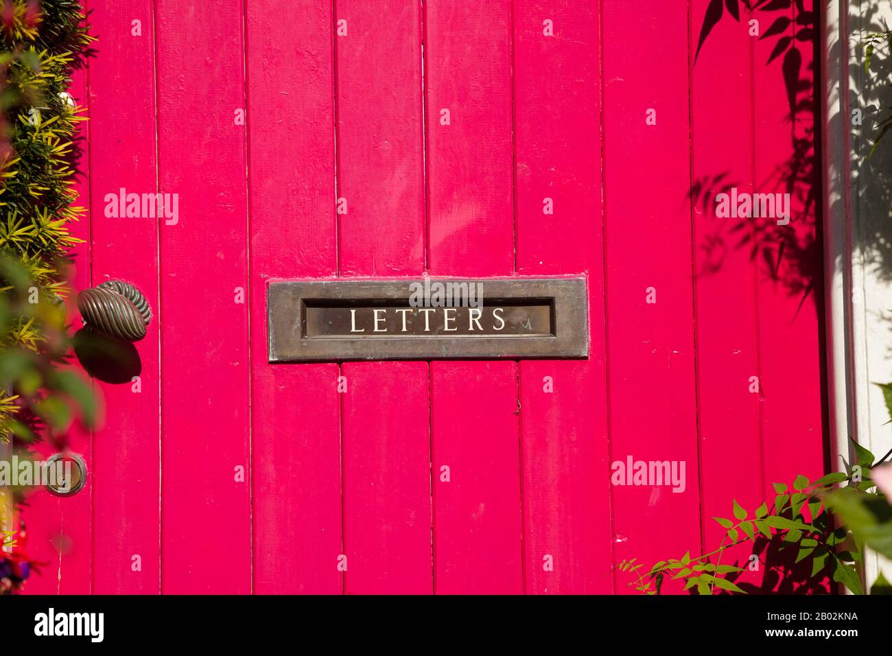 Old fashioned letterbox hi-res stock photography and images - Alamy
