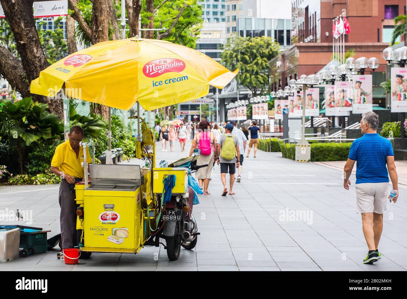 Orchard road ice cream hi-res stock photography and images - Alamy