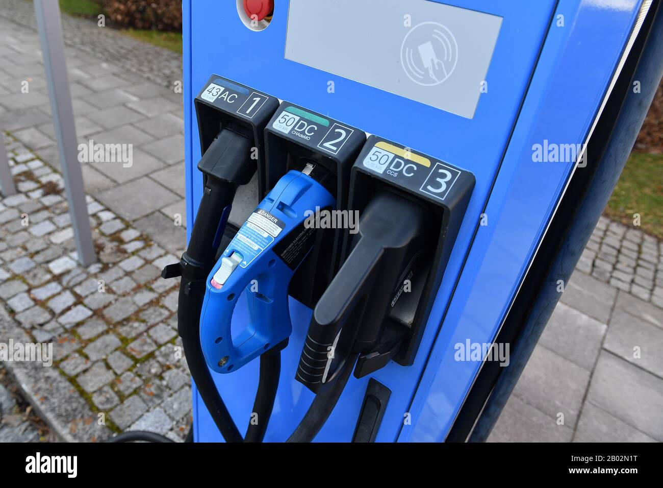 Electric vehicle network hi-res stock photography and images - Alamy