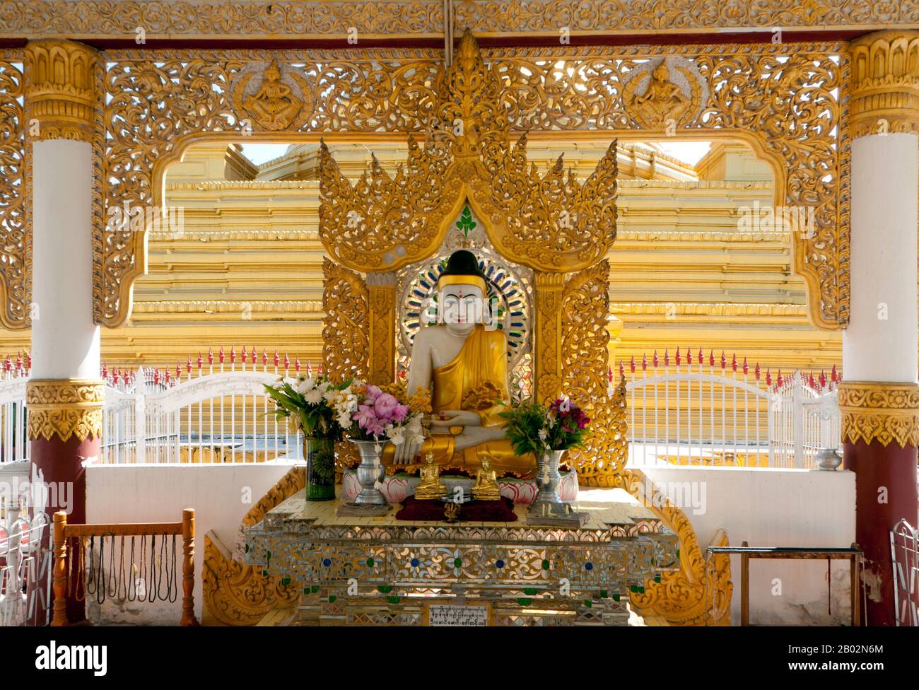 Tipitaka canon hi-res stock photography and images - Alamy