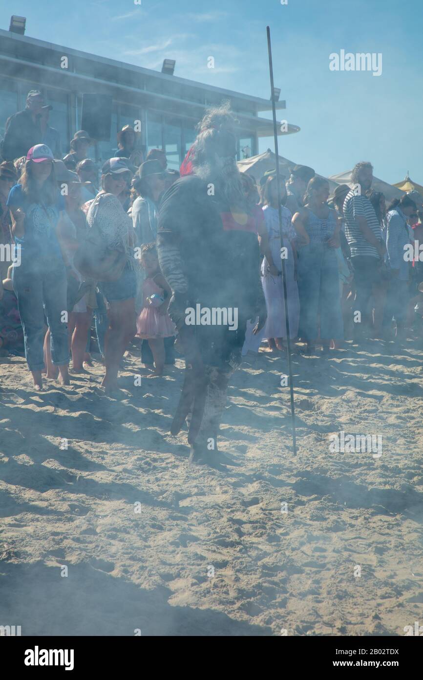 Aboriginal fire dance hi-res stock photography and images - Alamy