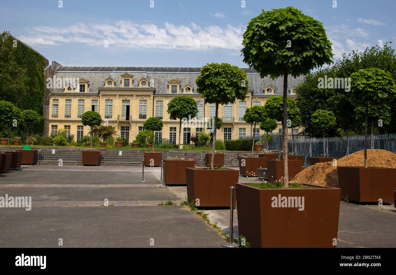 Le Marais temporary park. Paris Stock Photo - Alamy
