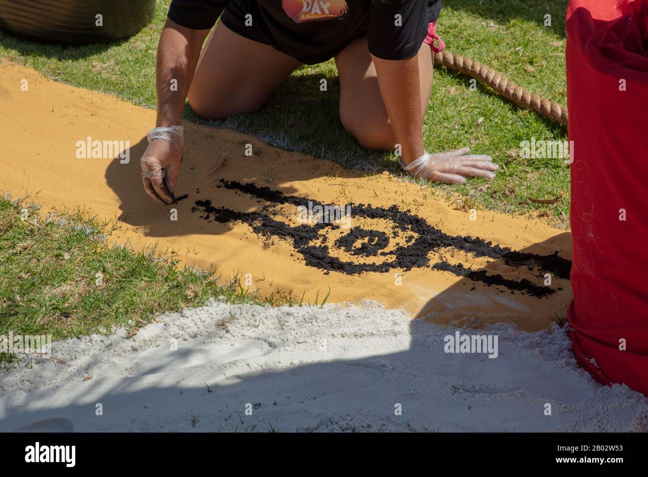 Aboriginal sand art pattern hi-res stock photography and images - Alamy