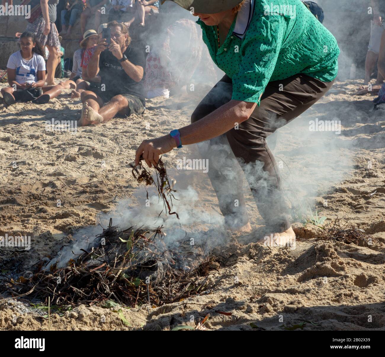 Aboriginal fire dance hi-res stock photography and images - Alamy
