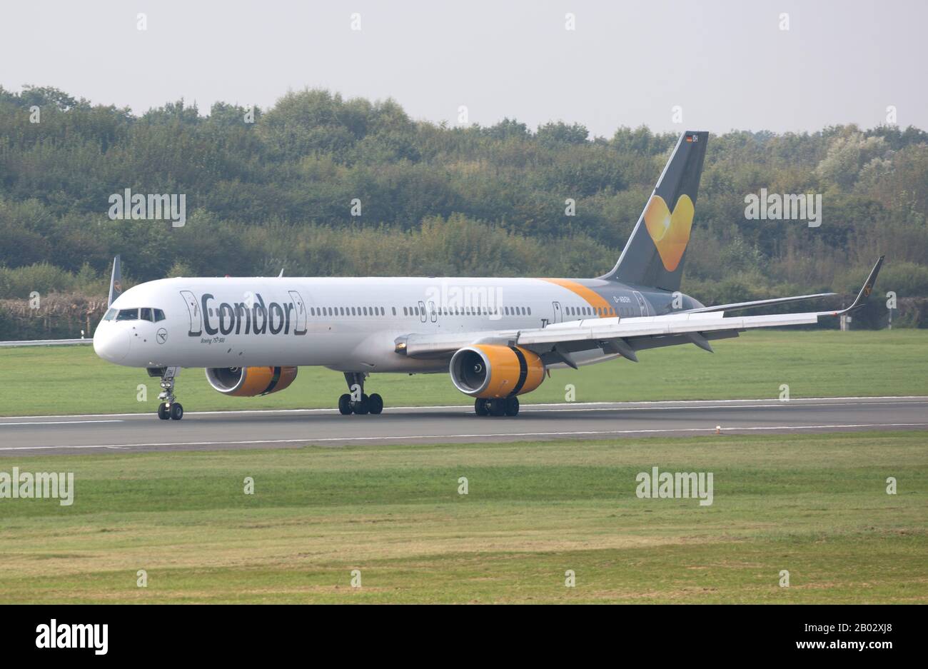 Condor Thomas Cook Boeing 757-300 Aircraft at Hamburg Airport in ...