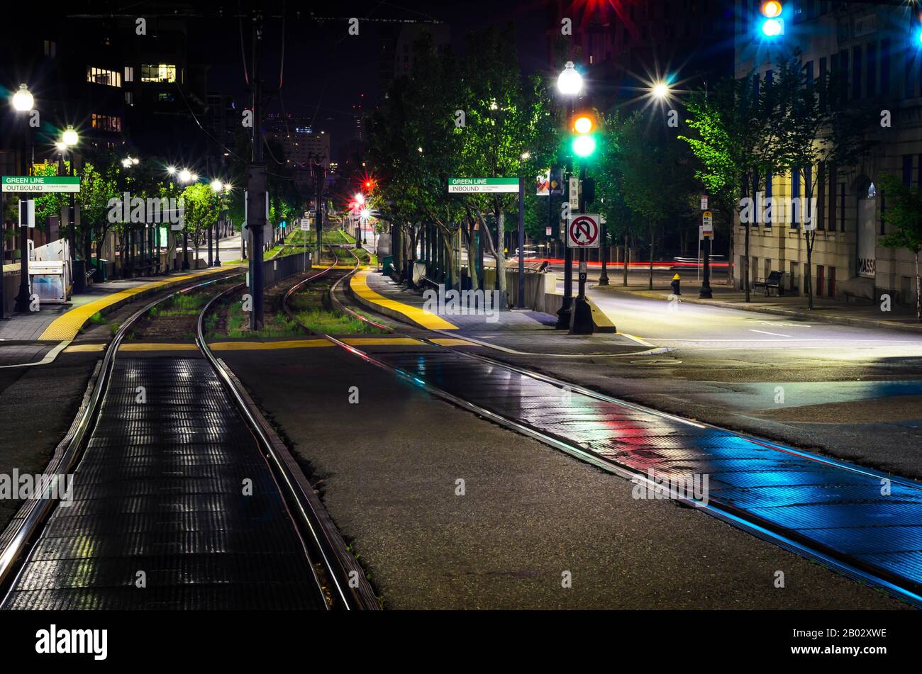 Green trains hi-res stock photography and images - Alamy