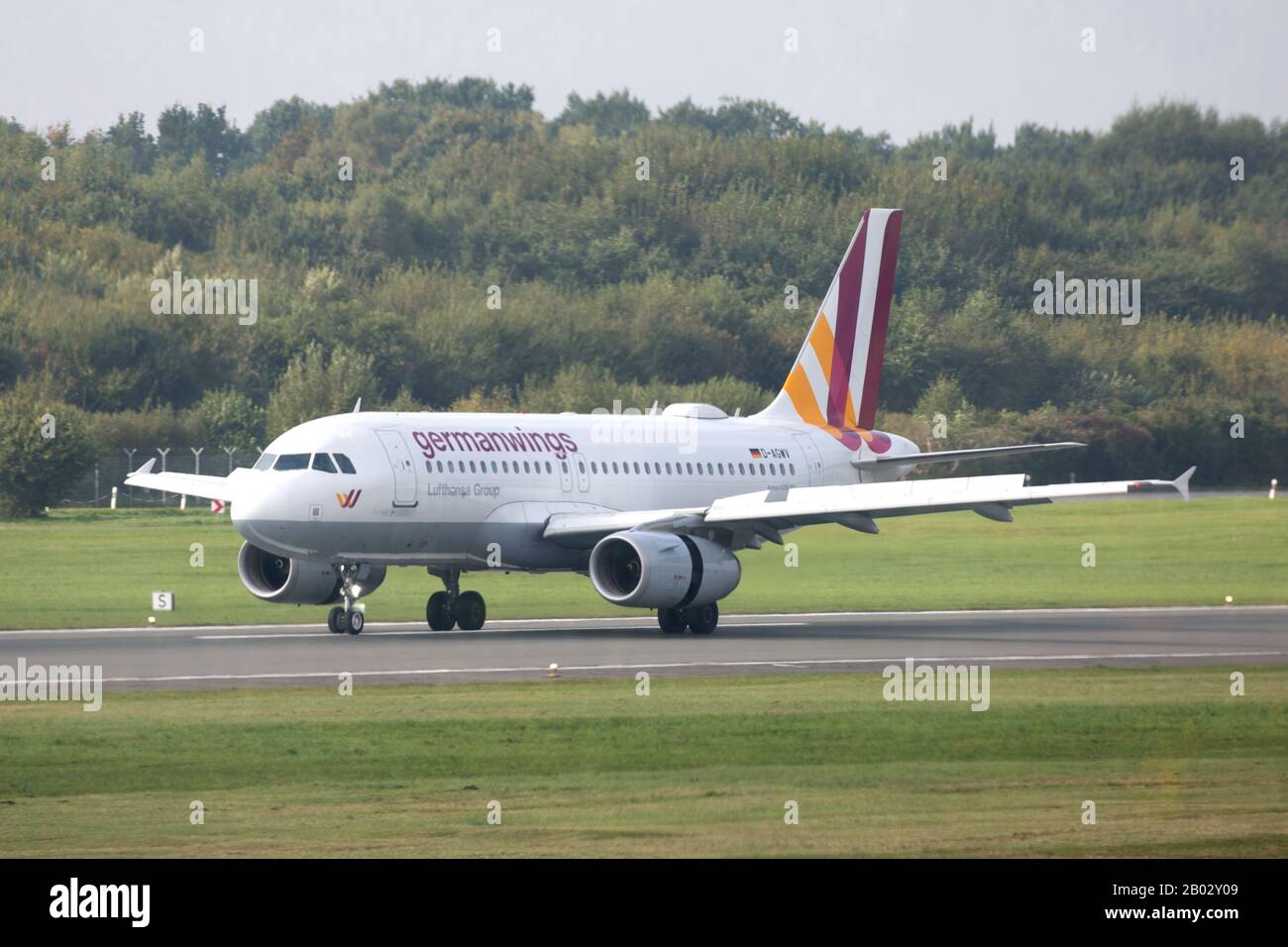 Wings of an aircraft hi-res stock photography and images - Alamy