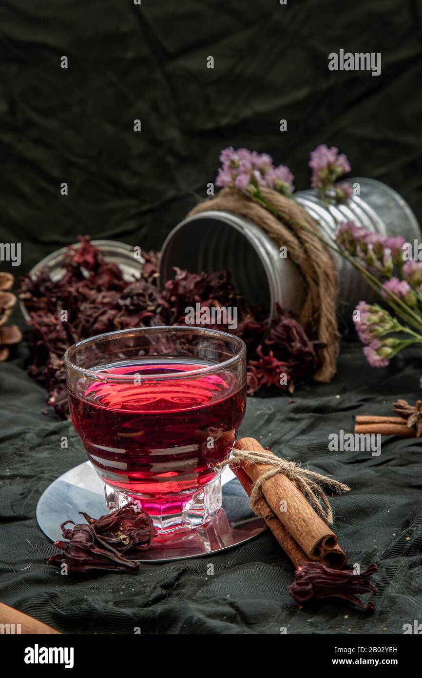 Roselle tea (Jamaica sorrel, Rozelle or hibiscus sabdariffa ) with dry ...
