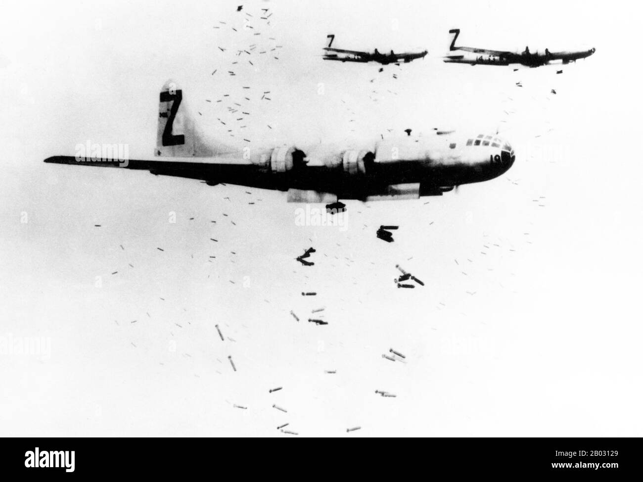 Usa bombing raid ww2 Black and White Stock Photos & Images - Alamy