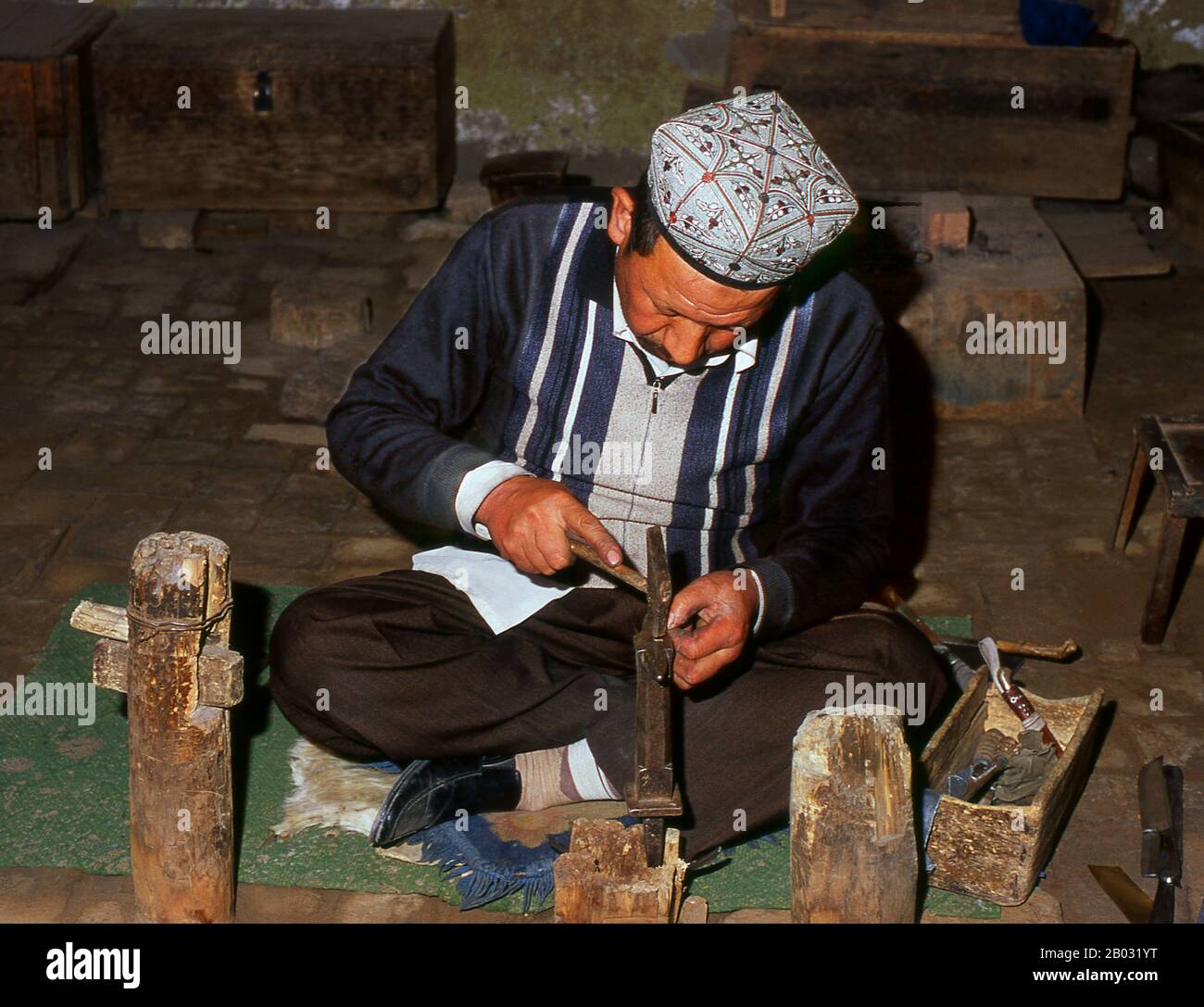 The small Uighur-dominated oasis of Yengisar (Yingjisha) is known ...