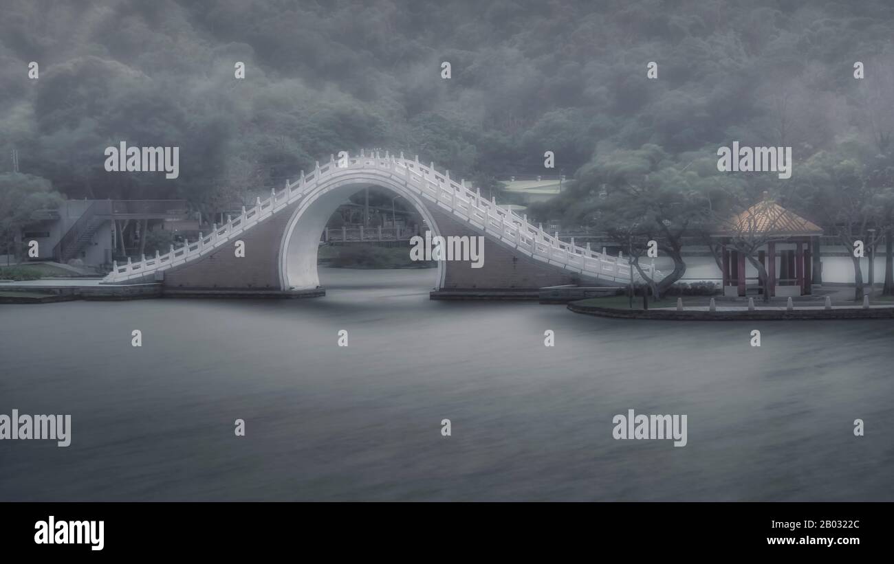 Moon bridge taipei hi-res stock photography and images - Alamy