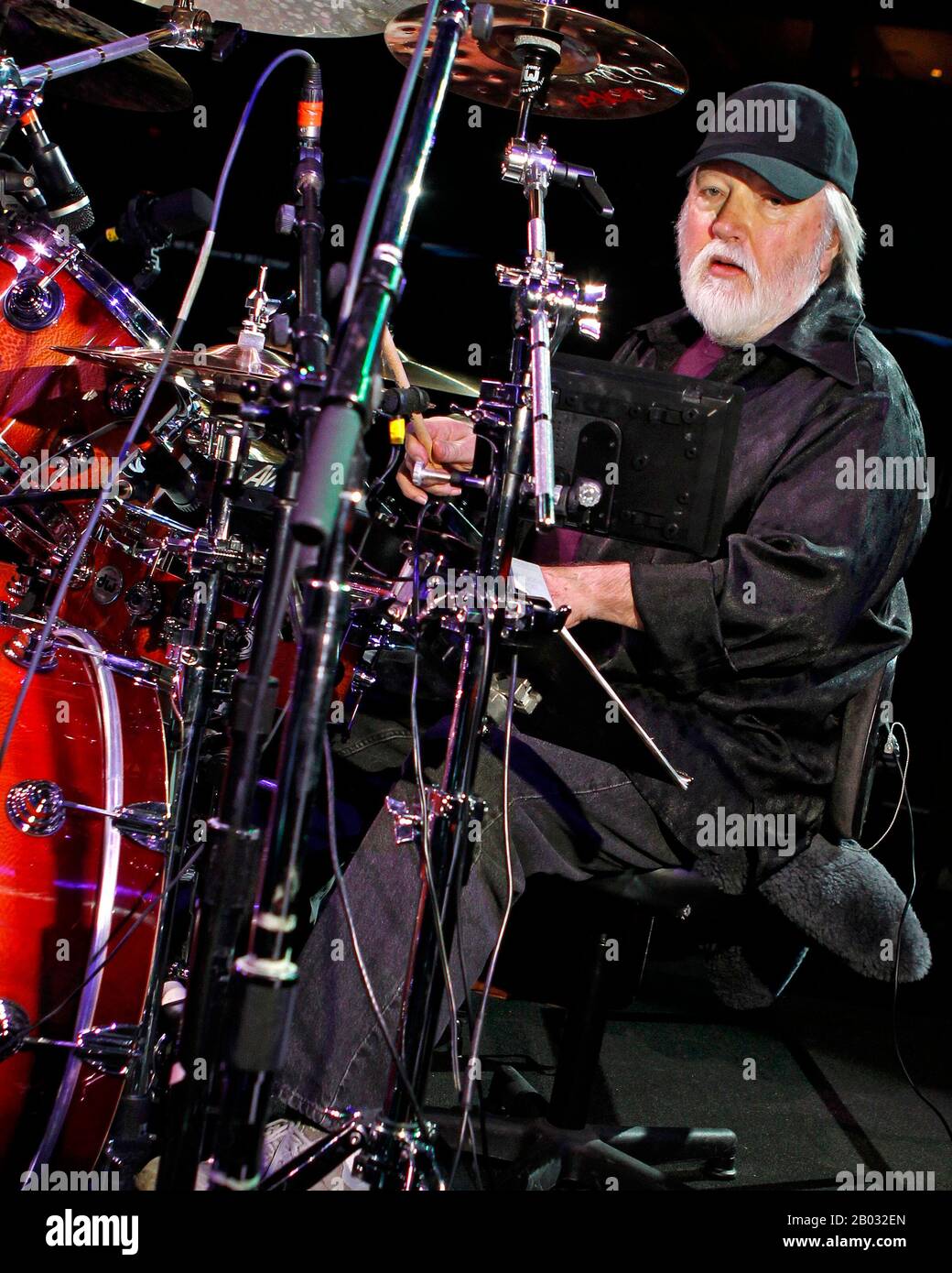 Legendary drummer Ronnie Tutt performs with Neil Diamond at the BB&T ...