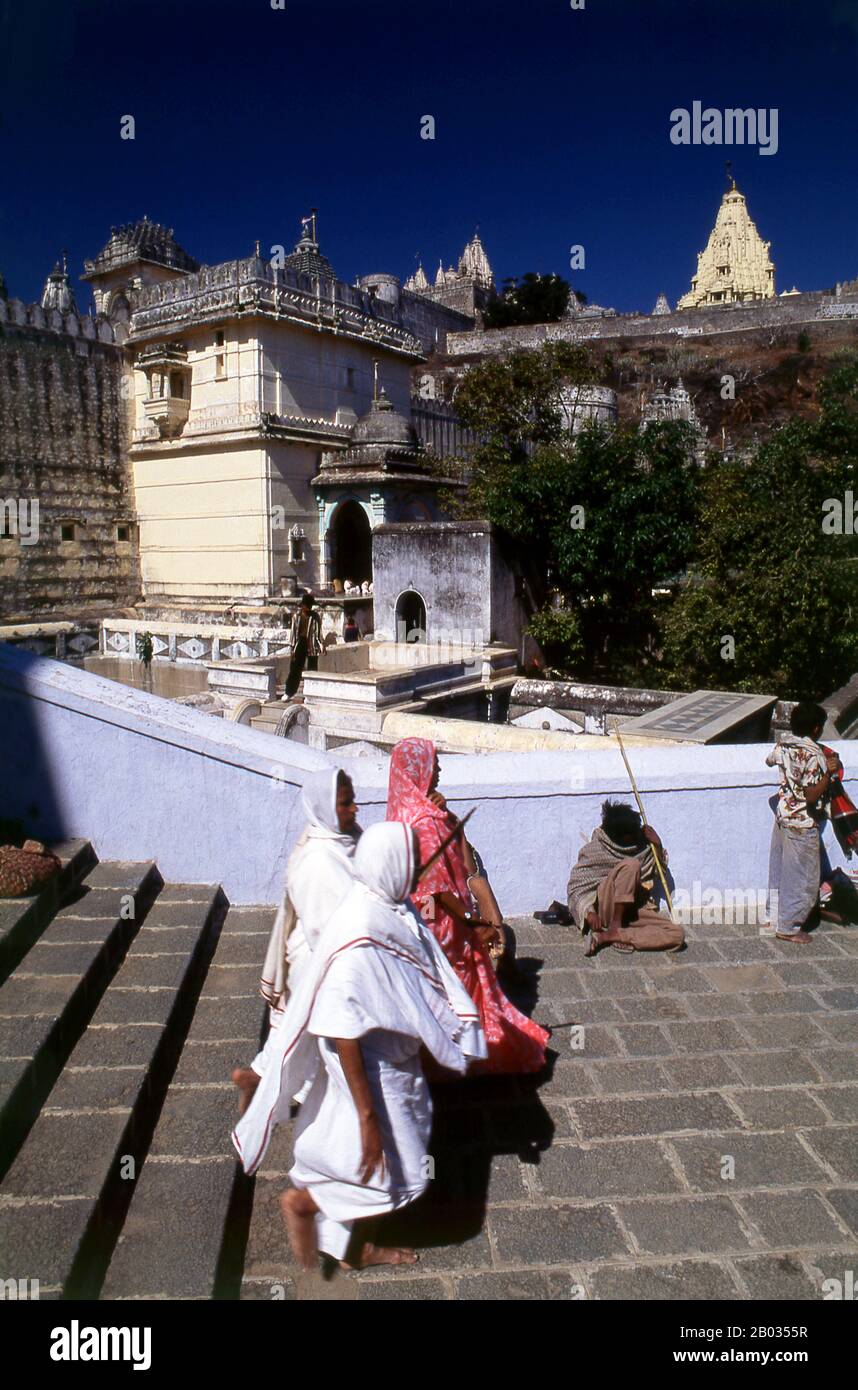 The Jain's sacred site of Shatrunjaya contains hundreds of Palitana ...