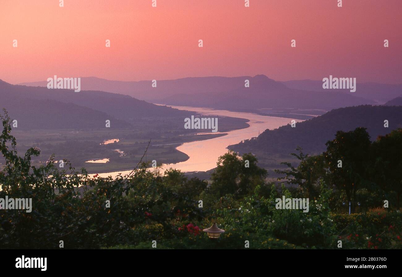 Kolkewadi dam hi-res stock photography and images - Alamy