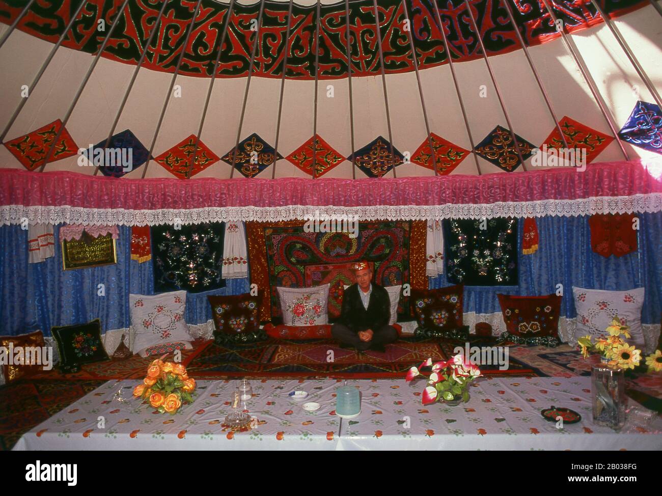 Yurt russia mongolia hi-res stock photography and images - Alamy