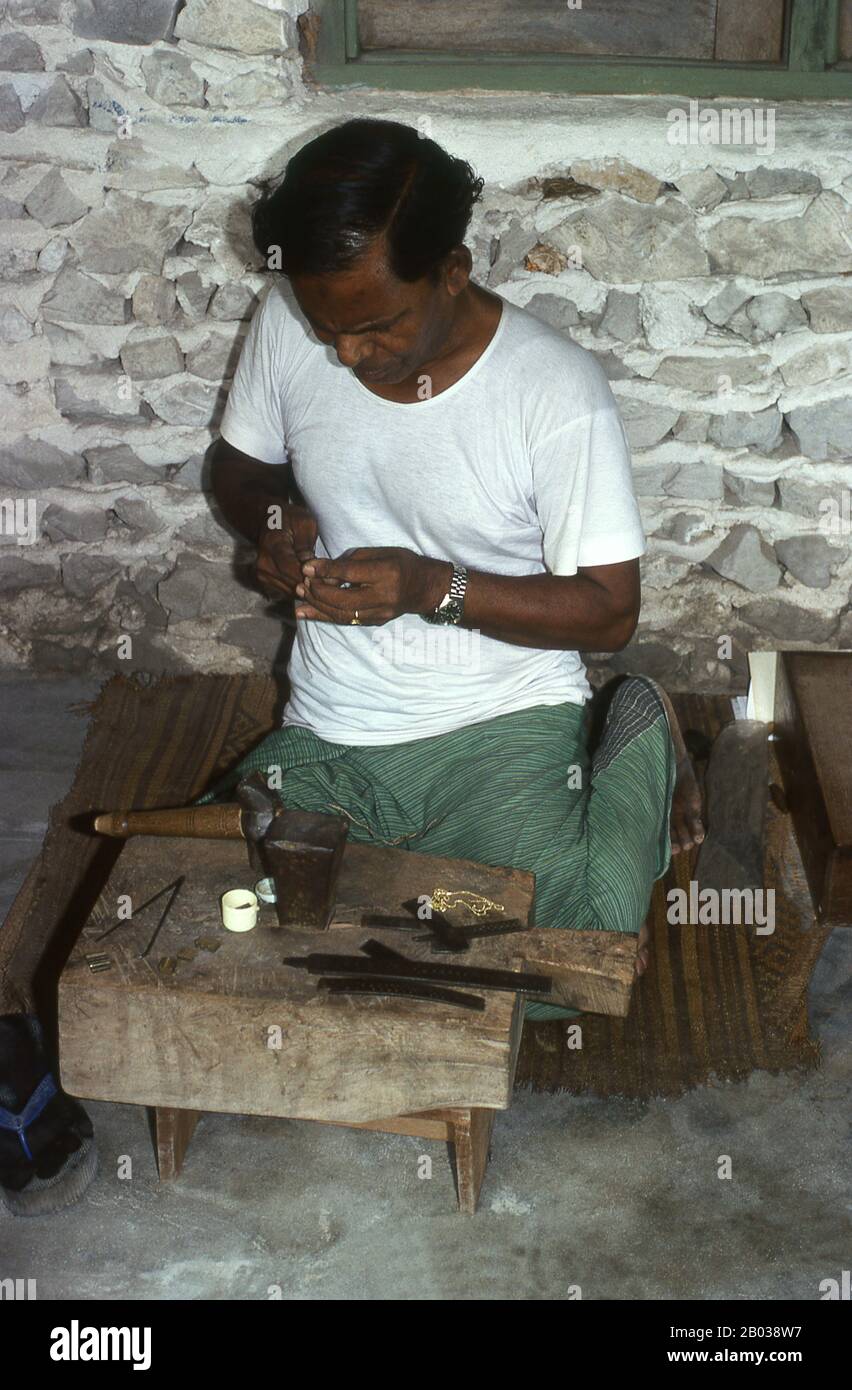 Indian goldsmith hi-res stock photography and images - Alamy