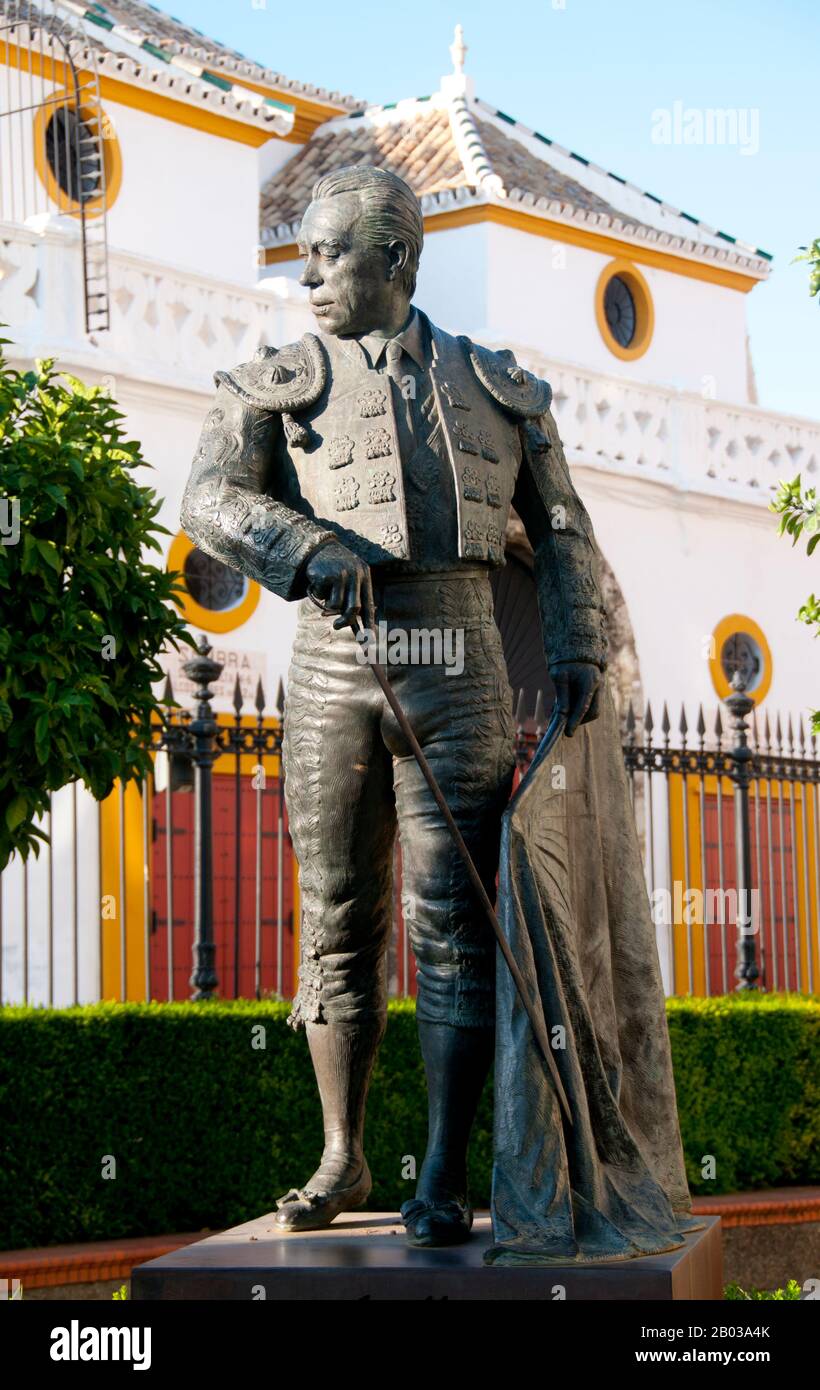 Curro Romero began his bullfighting career in Camas in 1954 and soon ...