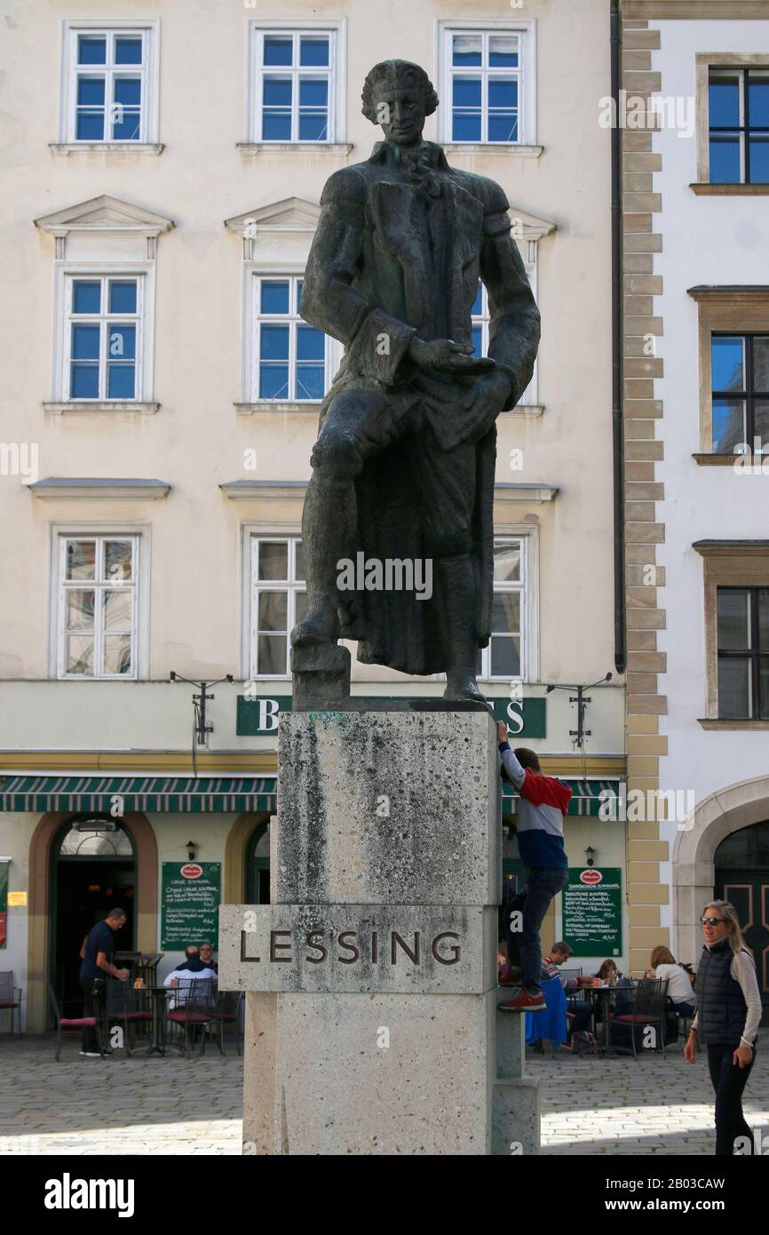 Denkmal gotthold ephraim lessing hi-res stock photography and images ...