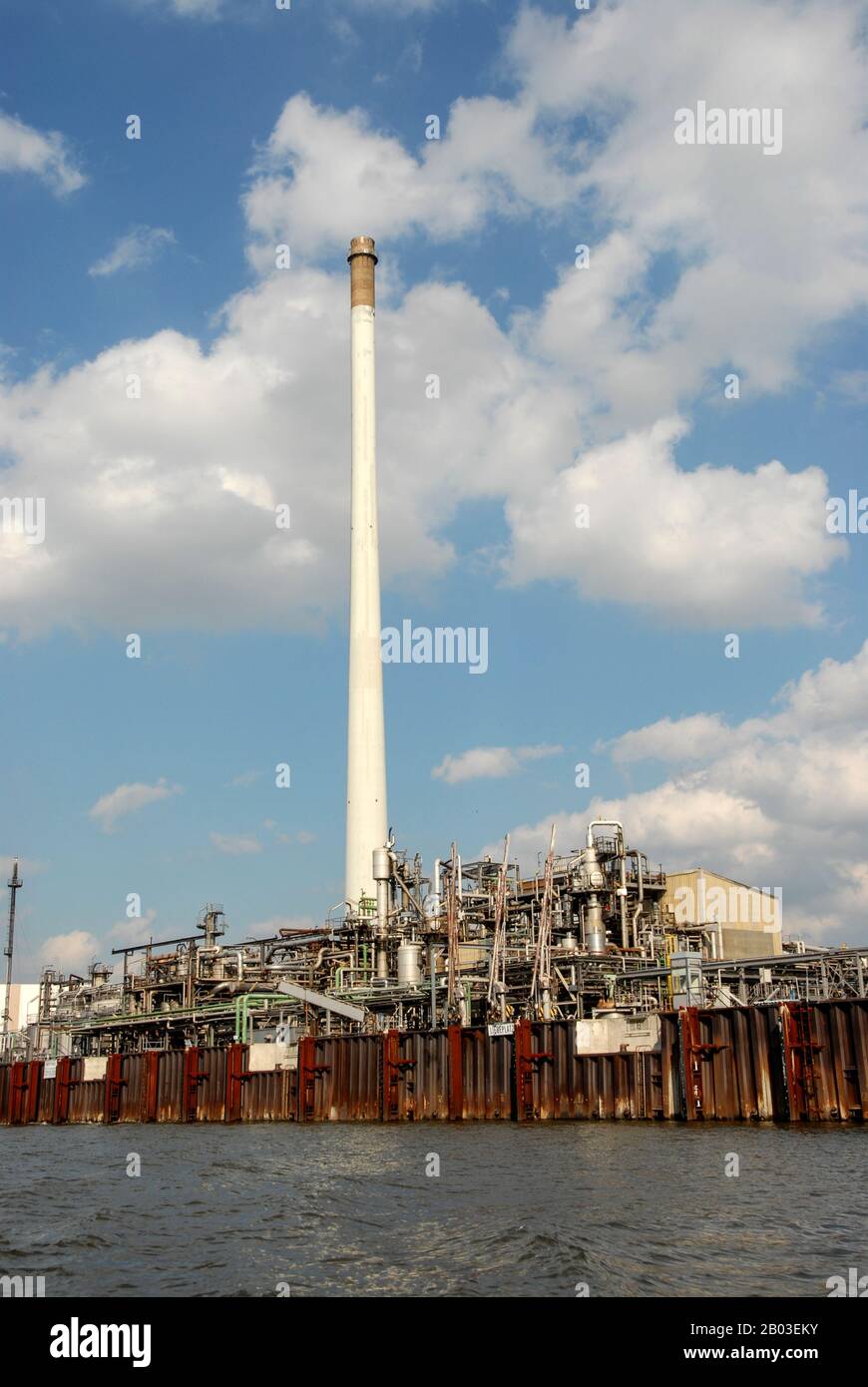 Worlds Largest Oil Refinery High Resolution Stock Photography and ...