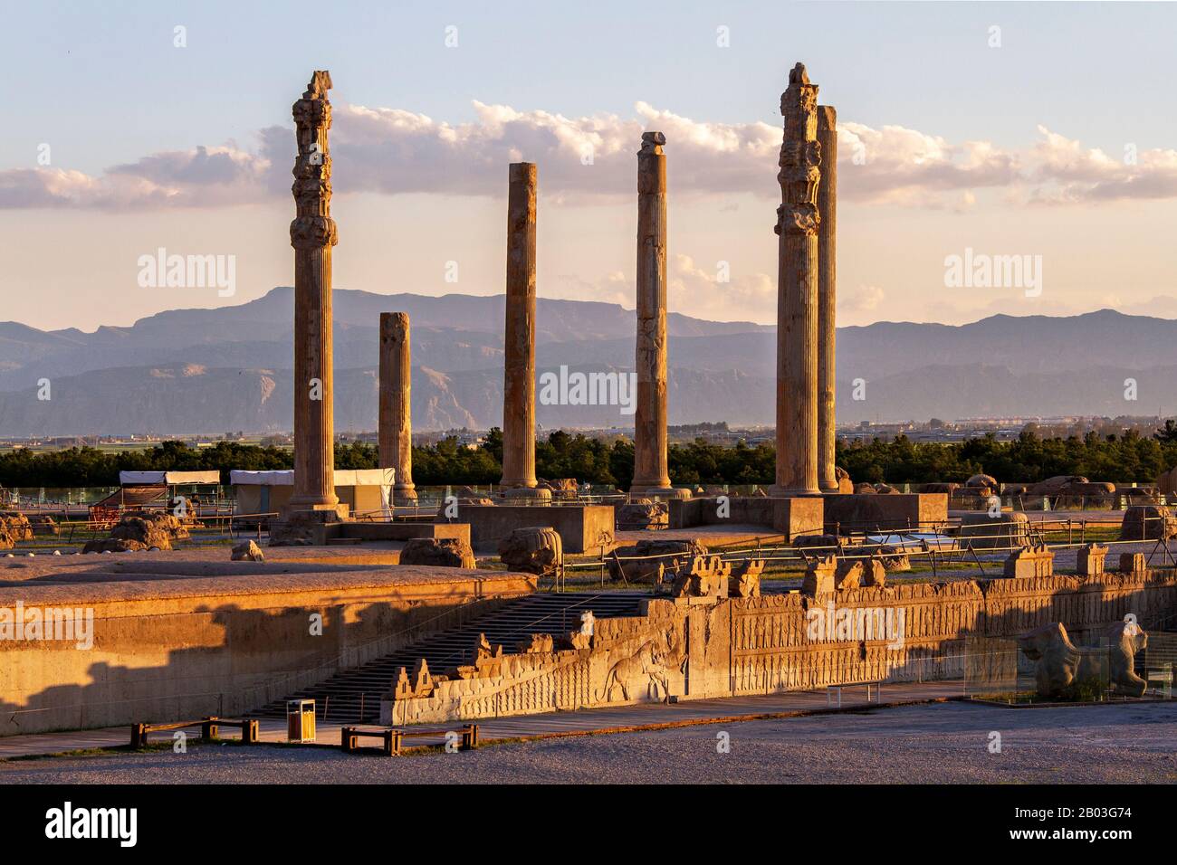 Ruins of the ancient Persian city of Persepolis near Shiraz, Iran Stock ...