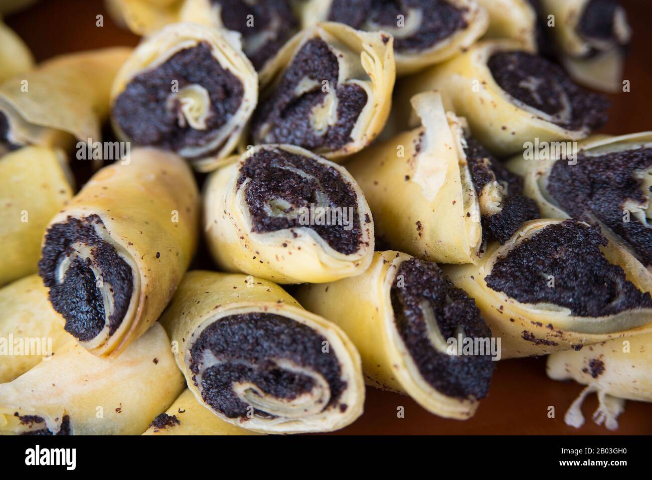 Poppy filling hi-res stock photography and images - Alamy