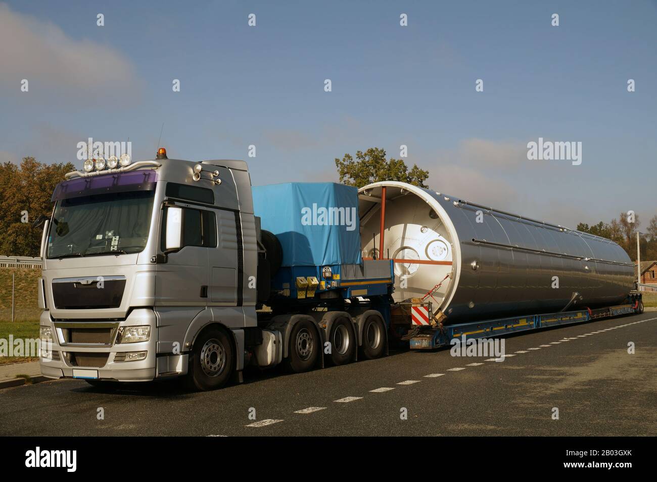 Low loader transportation hi-res stock photography and images - Alamy