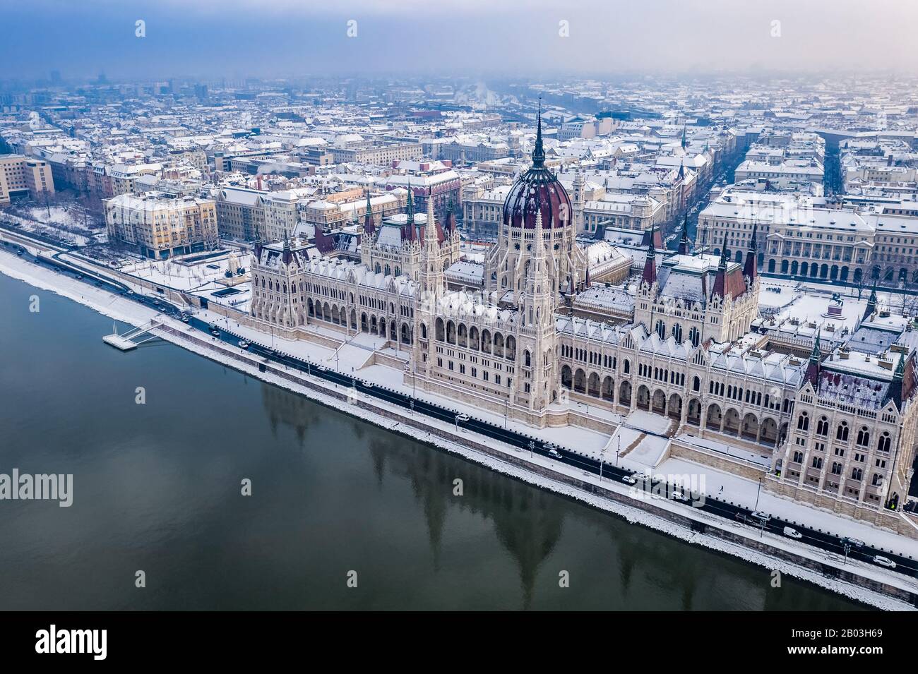 Budapest winter hi-res stock photography and images - Alamy