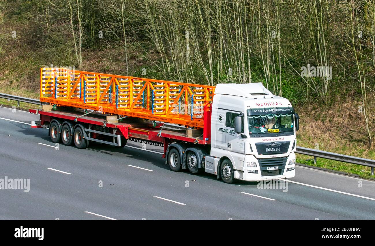 Longer heavier vehicle hi-res stock photography and images - Alamy
