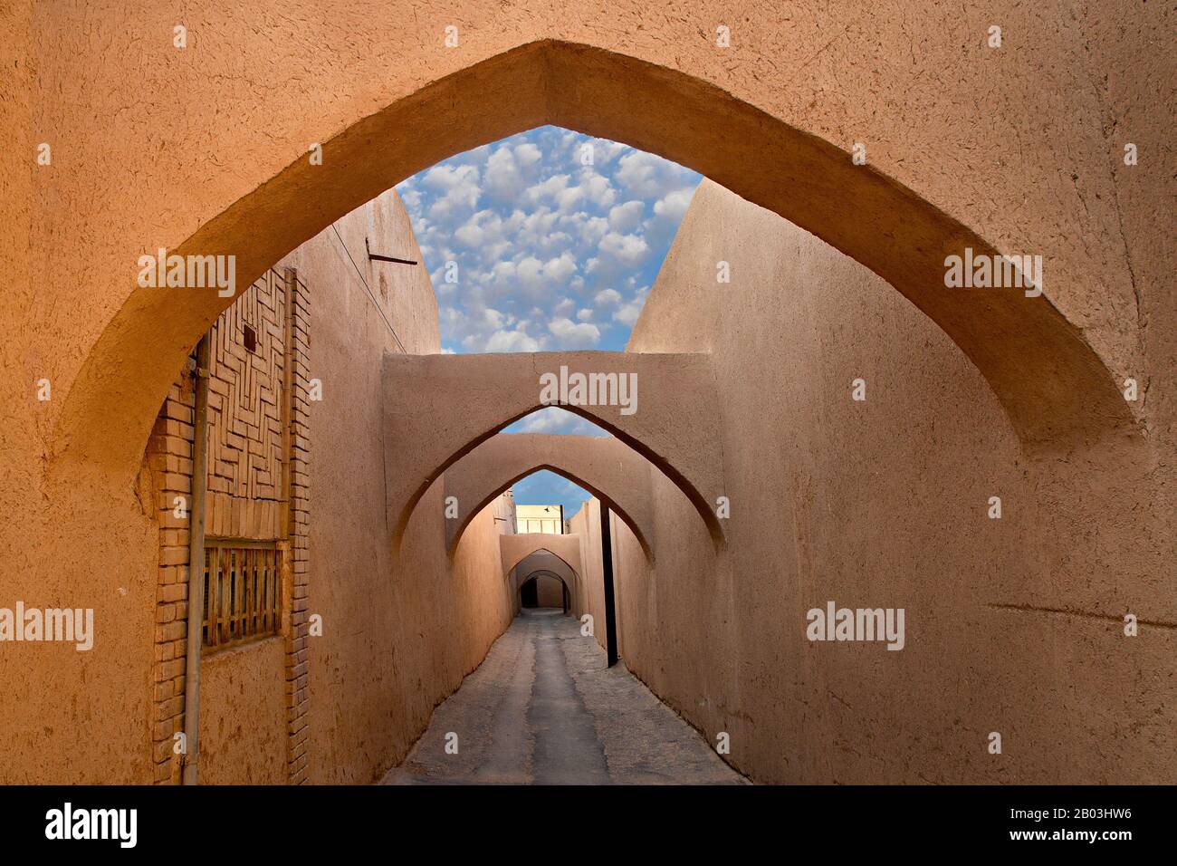 Old street in Yazd, Iran Stock Photo - Alamy