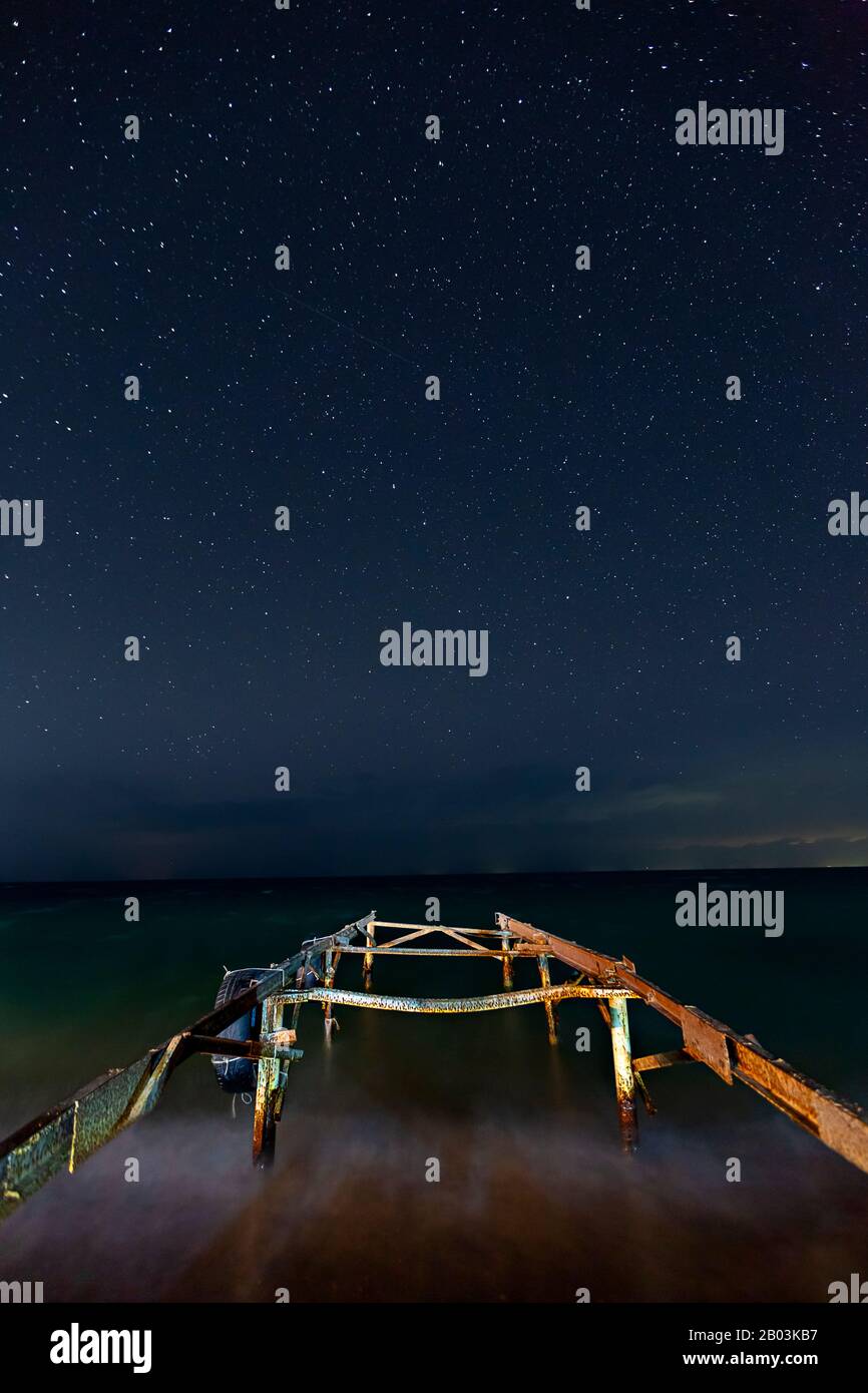 Stars reflection lake hi-res stock photography and images - Alamy