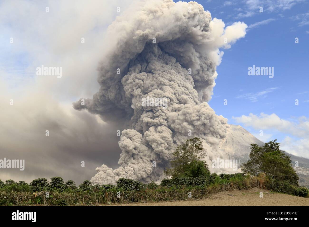 Pyroclastic flow hi-res stock photography and images - Alamy