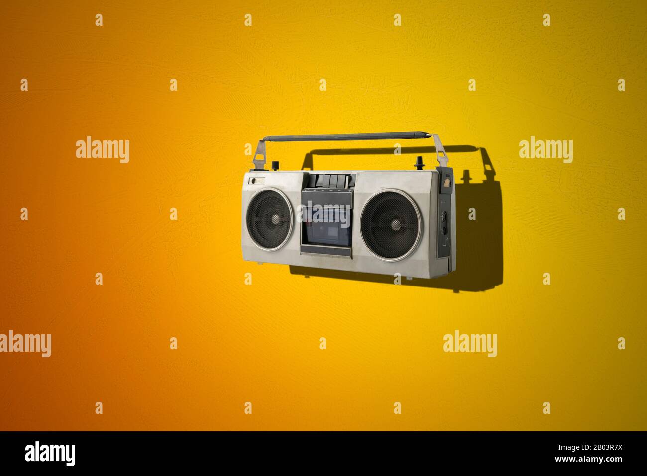 Simple radio hi-res stock photography and images - Alamy