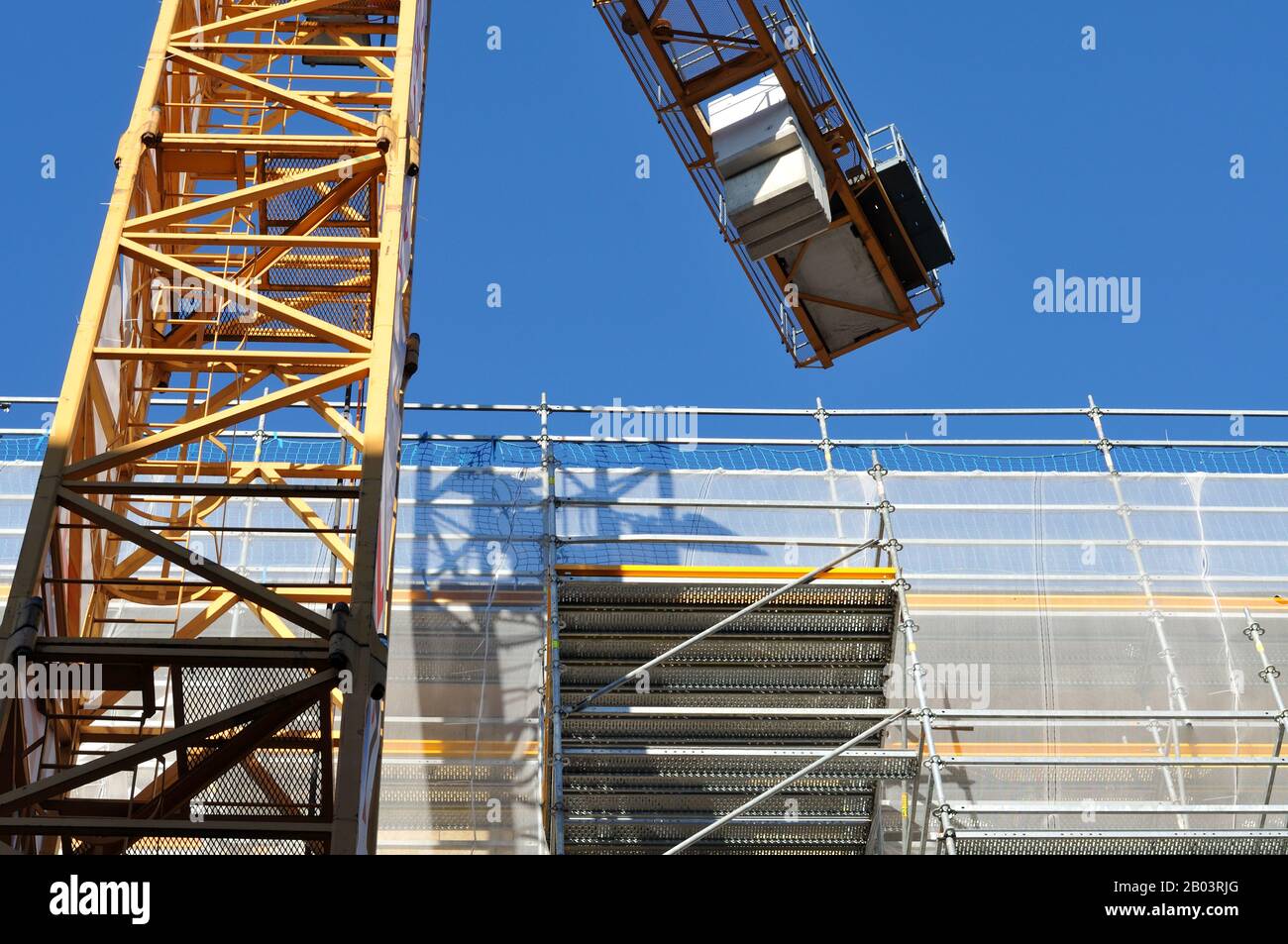 Counterweights hi-res stock photography and images - Alamy