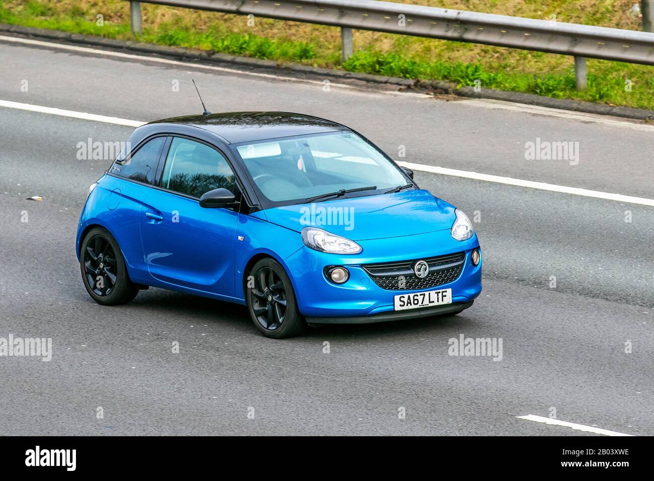 1 2 litre non turbo petrol engine hi-res stock photography and images ...