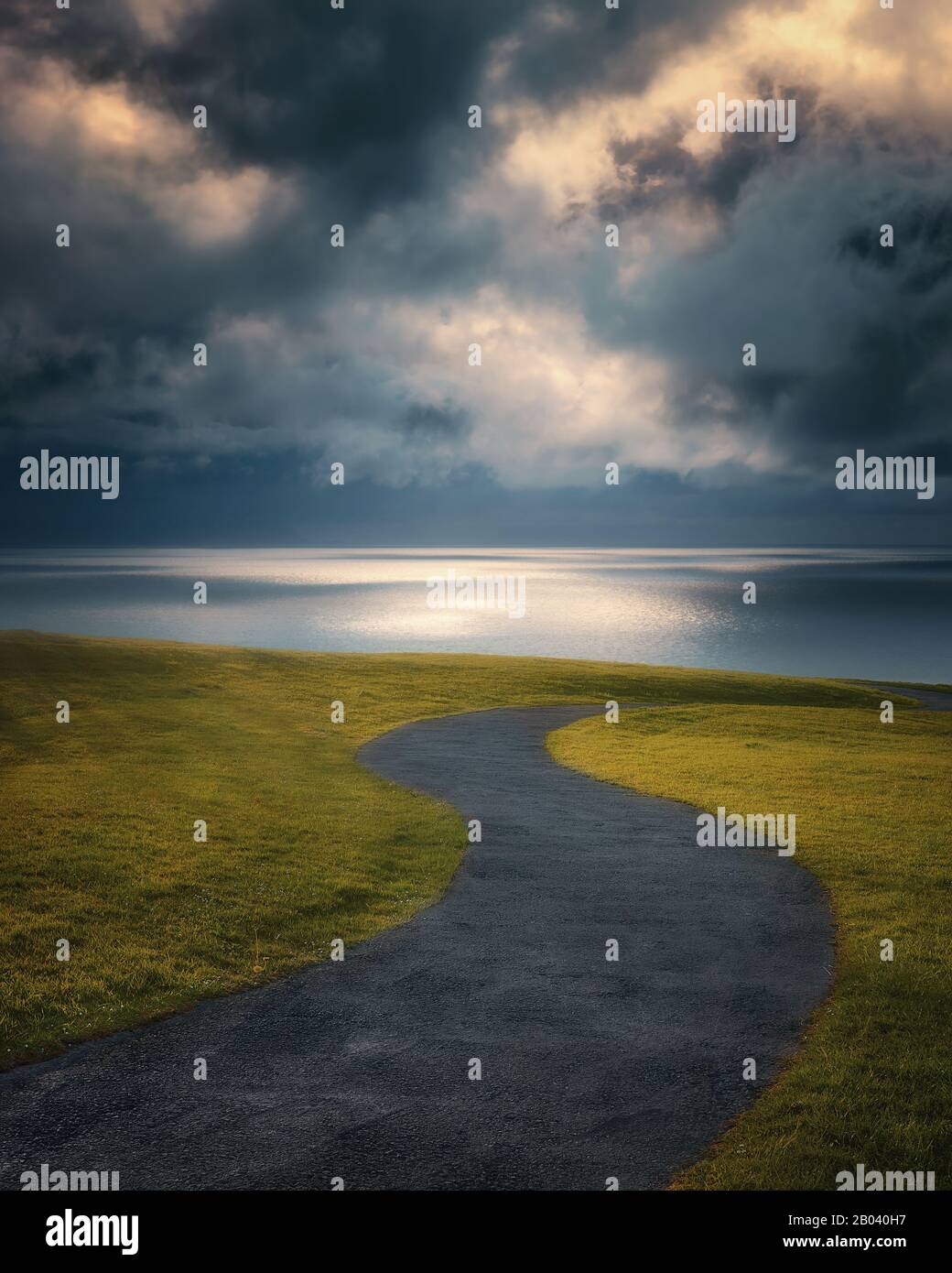Twisty path hi-res stock photography and images - Alamy