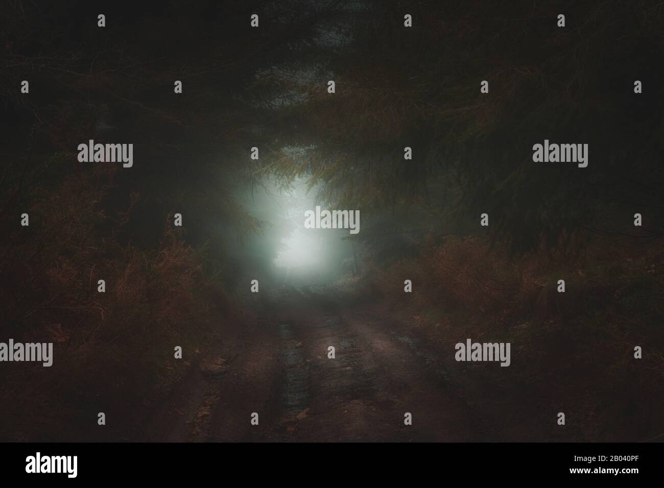 Atmospheric path hi-res stock photography and images - Alamy