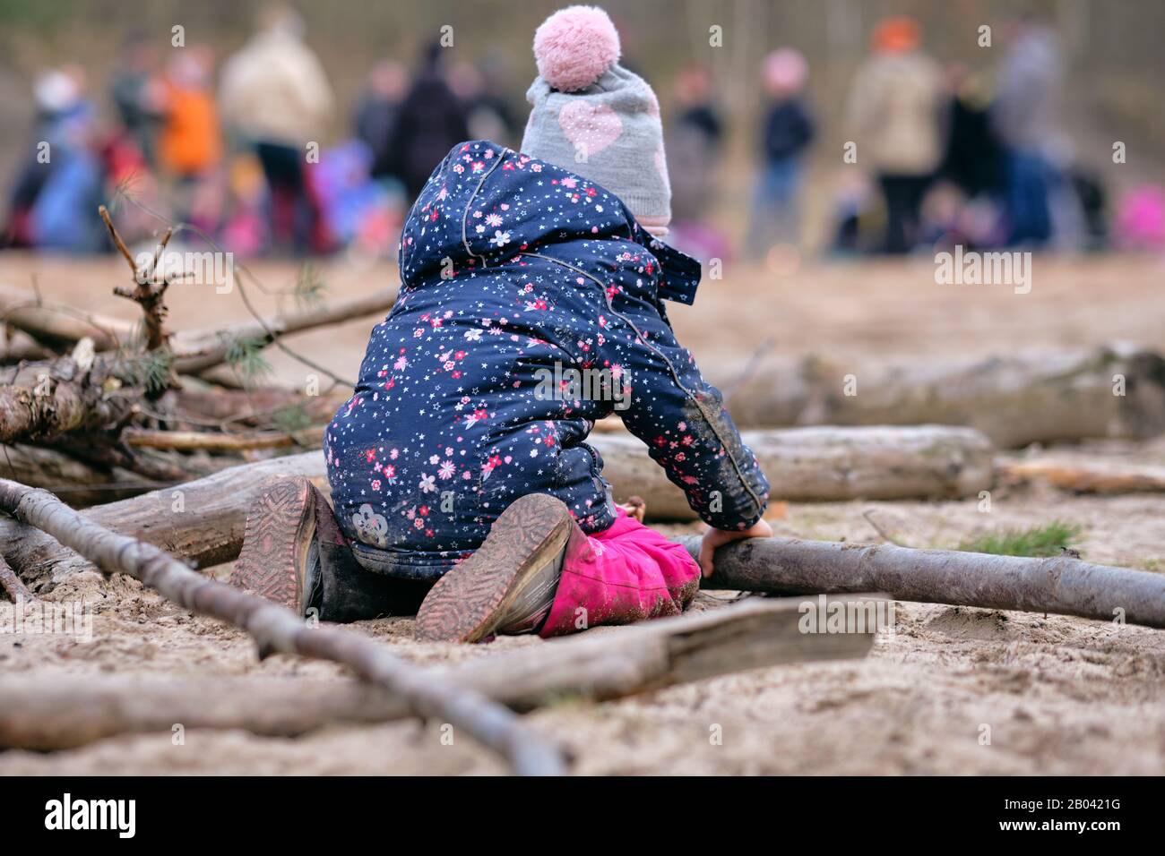 Child kneeing on a hi-res stock photography and images - Alamy