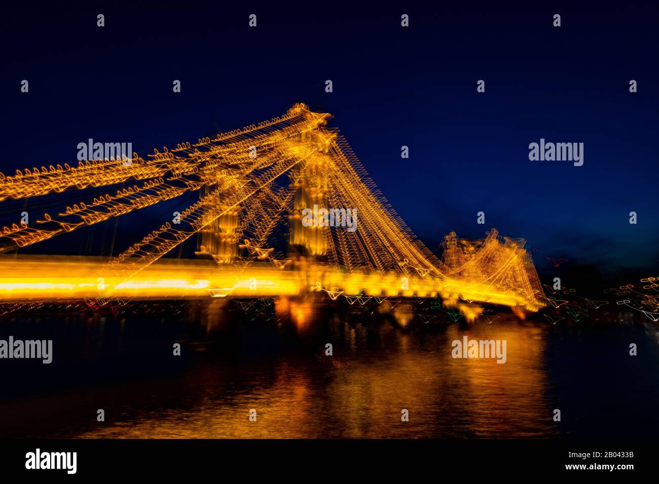Albert bridge at night hi-res stock photography and images - Alamy