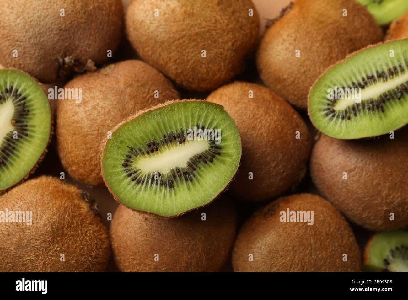 Ripe kiwi texture background, close up. Sweet fruit Stock Photo - Alamy