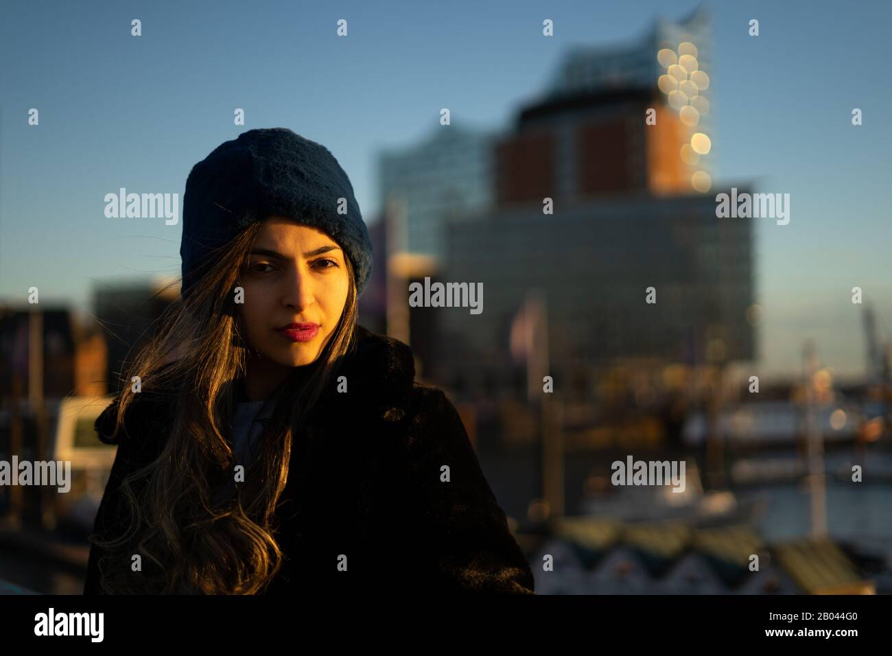 Middle east model hi-res stock photography and images - Alamy