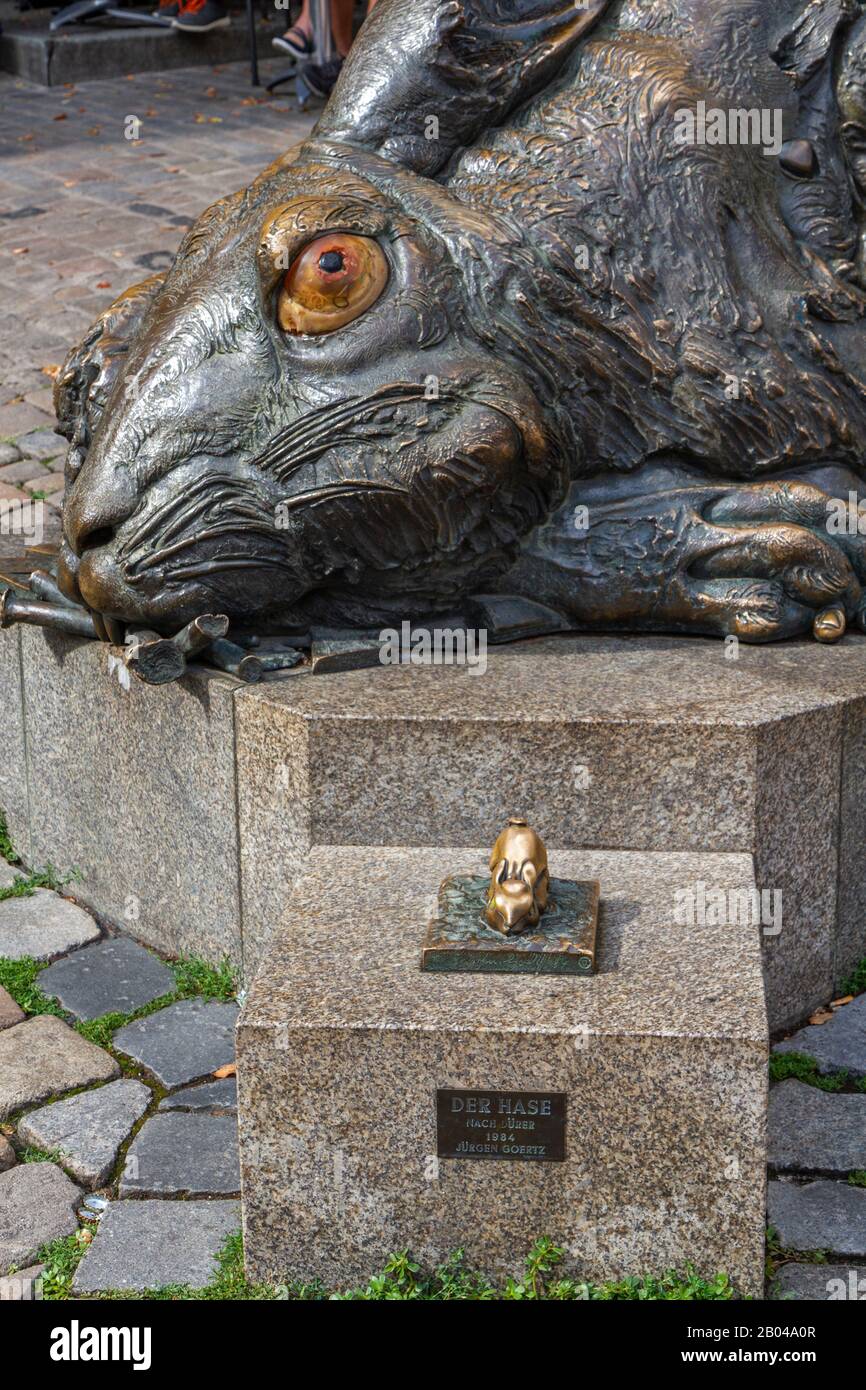 The Der Hase (The Hare) by Jürgen Goertz sculpture in Nuremberg ...