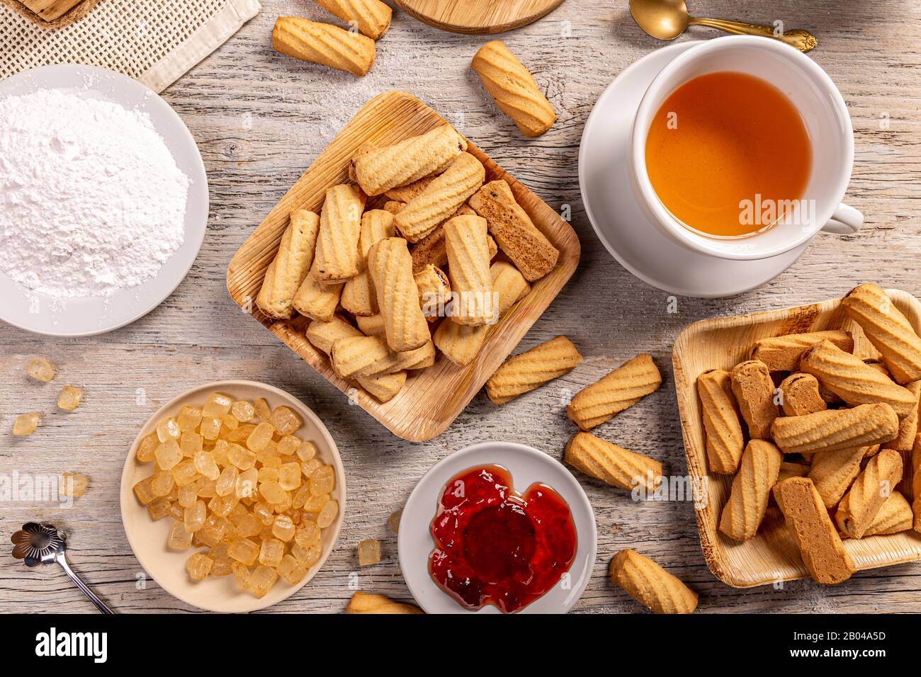 Afternoon tea and biscuits Stock Photo - Alamy