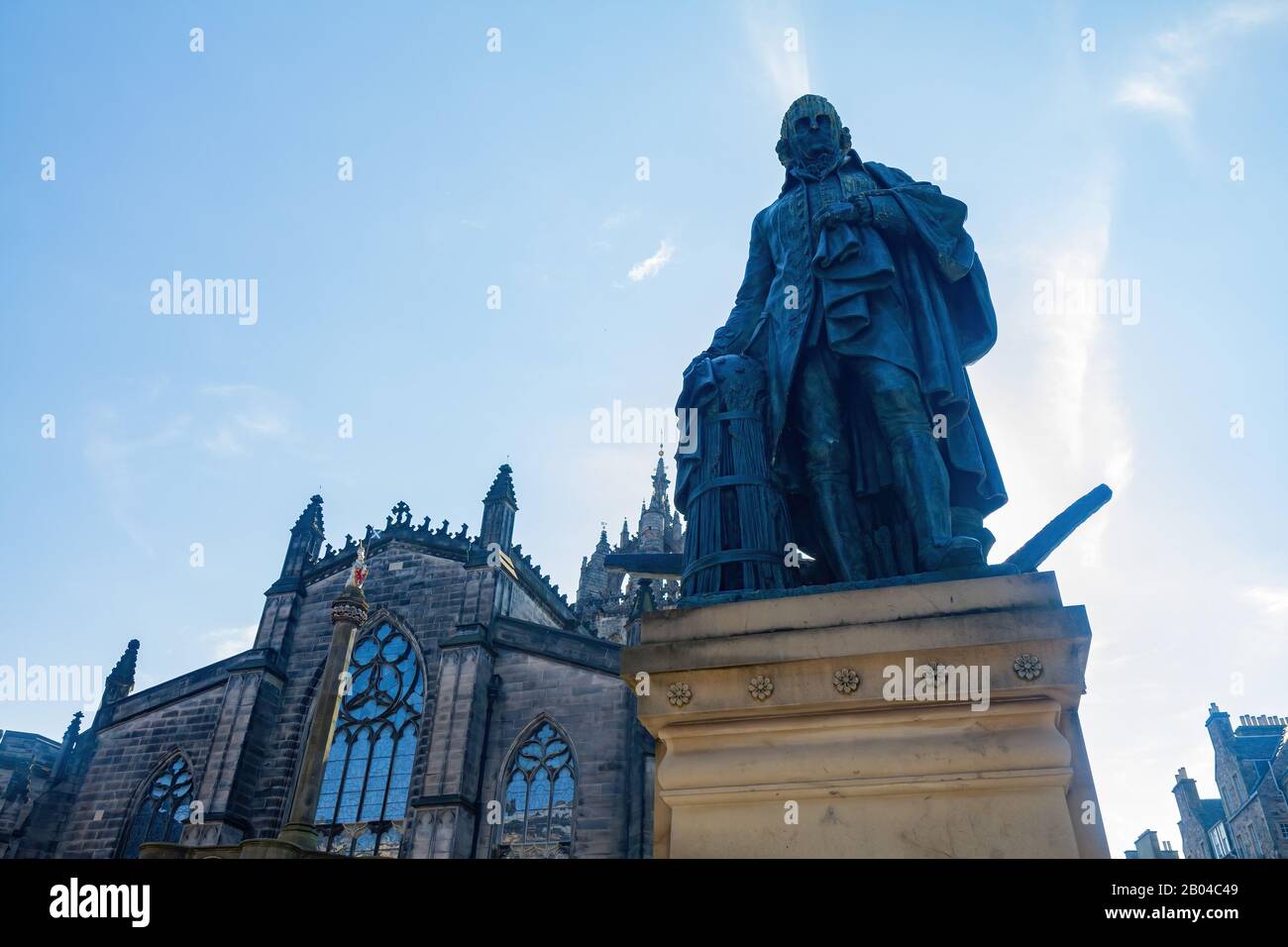Adam Smith Monument of the Edinburgh downtown at Edinburgh Stock Photo ...